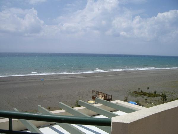 Exclusivo Atico En Primera Línea De Playa - Benamocarra