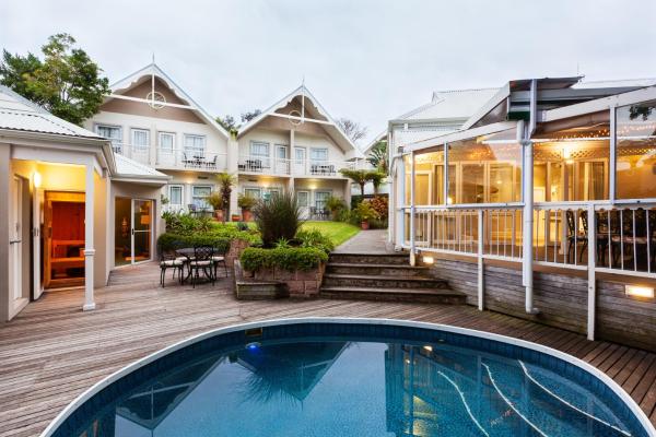 Quarry Lake Inn - East London