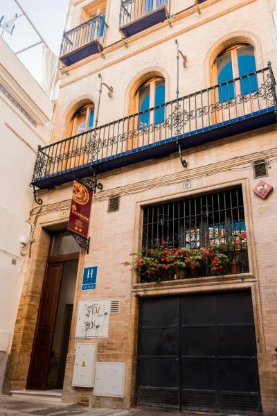 Nüa Cicerone - Seville