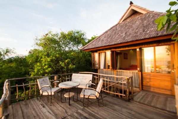 Boa Hill Surf House - East Nusa Tenggara