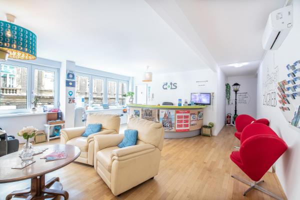 The Dots Hostel - Zagreb