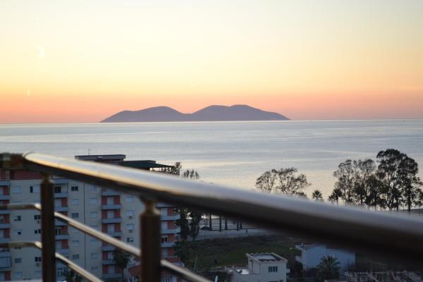 Seaview Gateway 2 Bedrooms Apartment & Garage - Vlorë