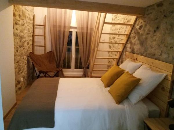 La Feda Gîte Pyrénées Ariégeoises - Étang d'Izourt