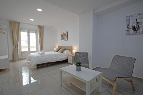 Esparteros 6, Estudios - Málaga