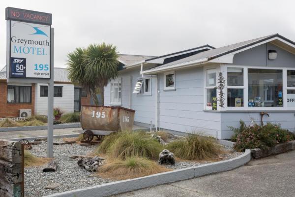 2 Bedroom Motel Unit Sleeps 6 -