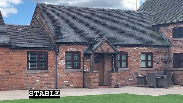 Domvilles Farm Self Catering Courtyard Stable - Shropshire