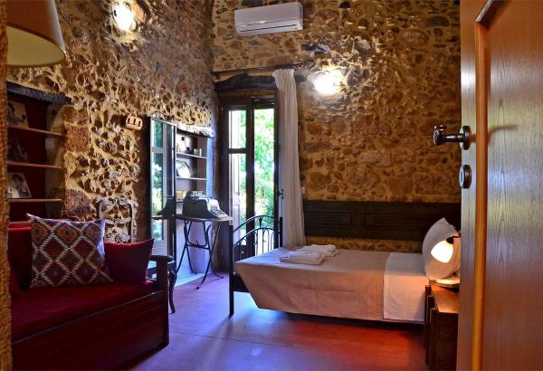 Kamara Stone House - Кисамос