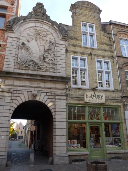 Belarté Framing Shop, Spacious Apartment With Garage In The Heart Of Ieper - Ypres