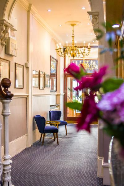 London Town Hotel - Surbiton