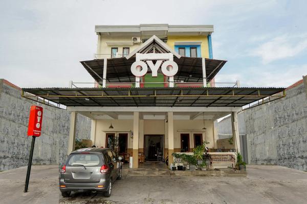 Kartika Syariah Homestay By Stayku - Soerabaja
