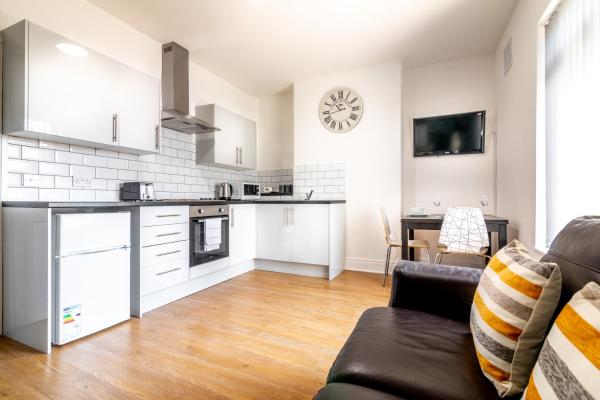 Platform Port Area Apartment 2 With Free Street Parking - Beverley