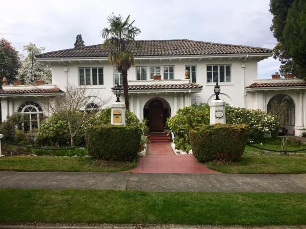 The Villa Bed & Breakfast - Gig Harbor, WA