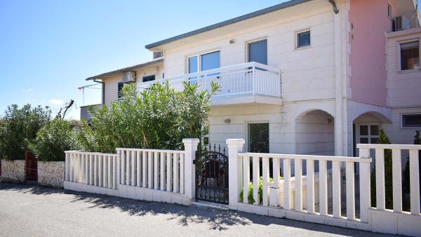 Apartments Summer - Okrug Gornji