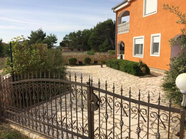 Apartmani Anna - Vir