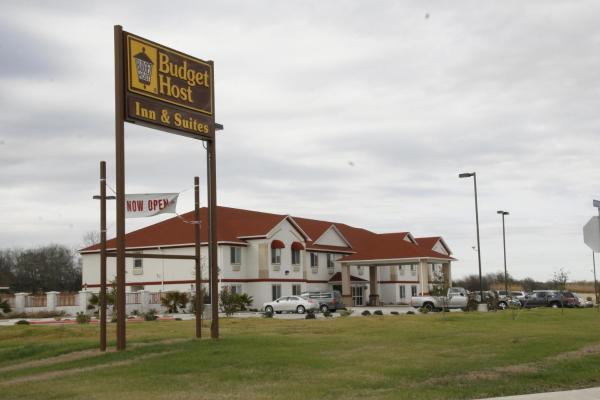 Budget Host Inn And Suites Cameron - Milano, TX