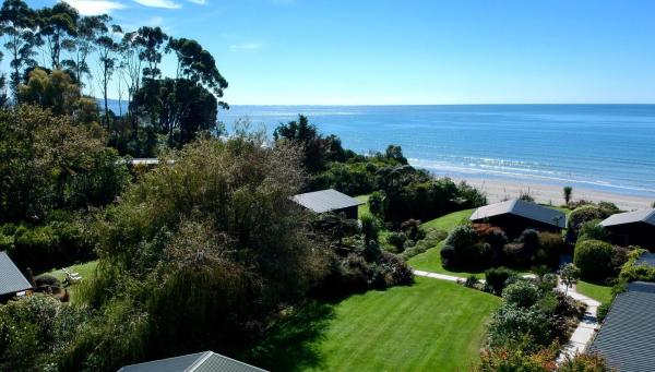 Adrift In Golden Bay- Absolute Beachfront Villas - South Island