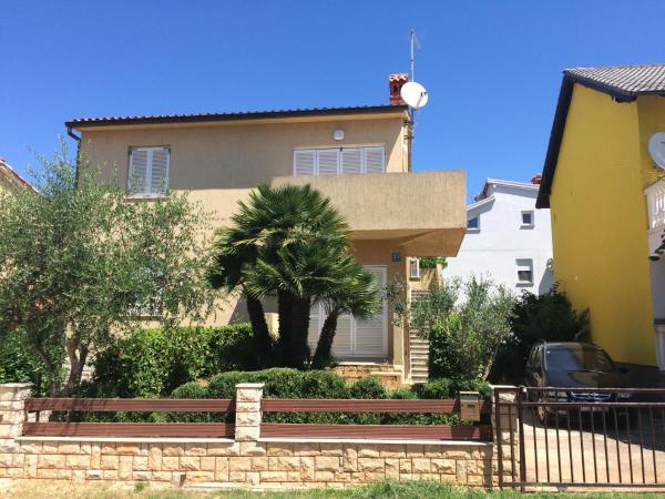 Family Apartment Near The Sandy Beach - Premantura