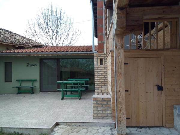 The White House (Studio Apartment) - Bulgaria
