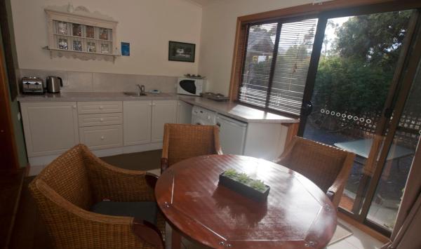 The Shingles Riverside Cottages - Hobart