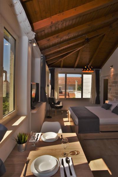 Just4two😊(apartments4you Supetar) - Sutivan
