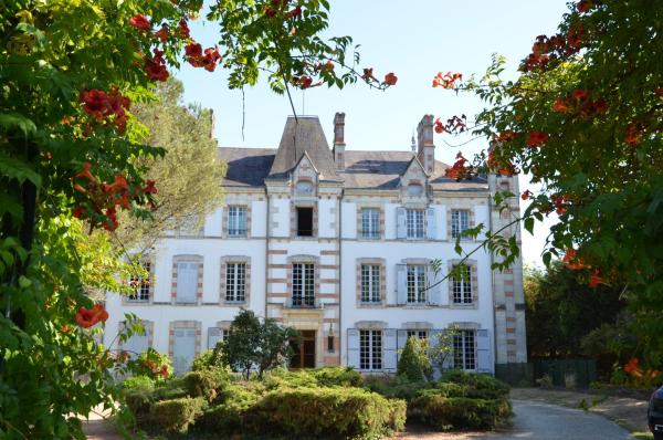 Château Des Bretonnières Sur Vie - Maison D'hôtes Et Gîte 4 Personnes - Vendée