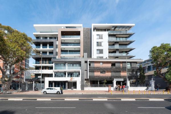 35 On Main Apartments - Camps Bay