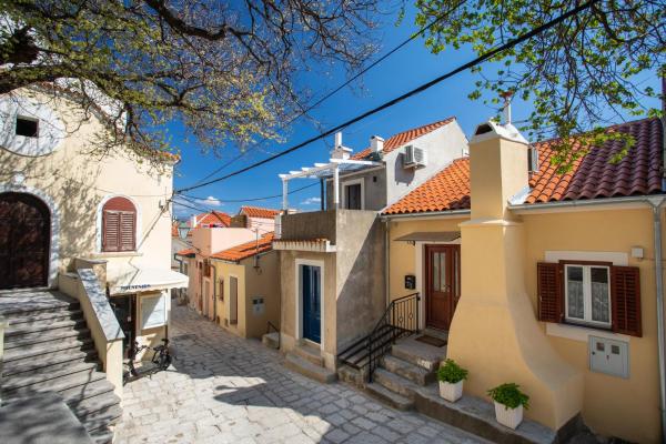 Adorable Holiday Home Located Near The Beach ! - Baška