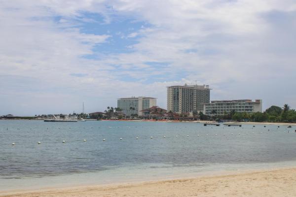 Beach One Bedroom Suite A22 - Caribe