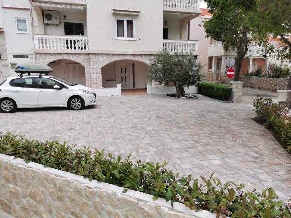 Apartments Tone & Tonica - Stara Novalja