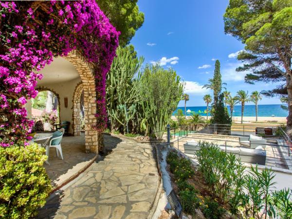 Tarracohomes, Villa With Botanic Garden And Private Pool Facing The Beach - Miami Platja