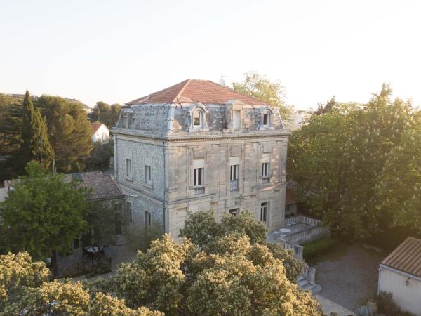 Logis Hôtel - Restaurant Résidence Les Cèdres - Tarascon