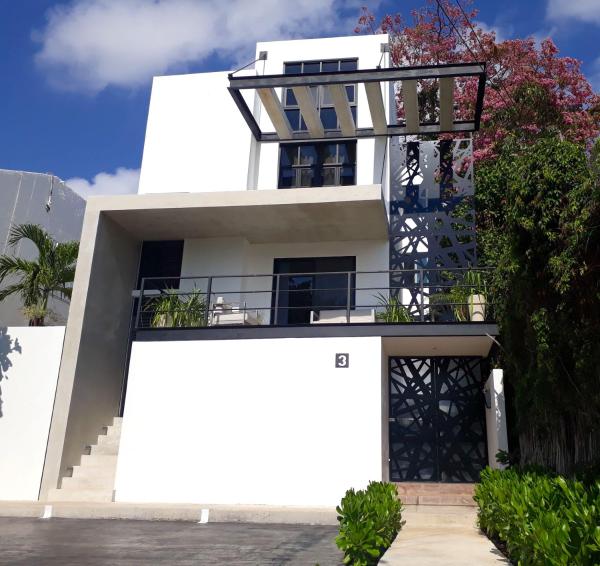 Tr3s By Walter De La Renta - Cancún