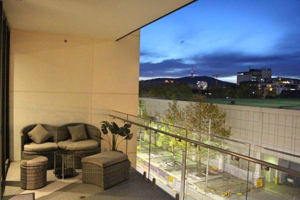 Perfectly Located Modern Apartment - Canberra Cbd - University of Canberra