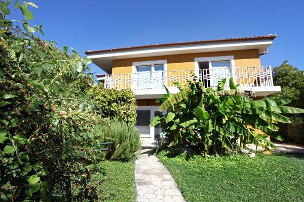 Peaceful Green Apartment For 5 Pax - Piran