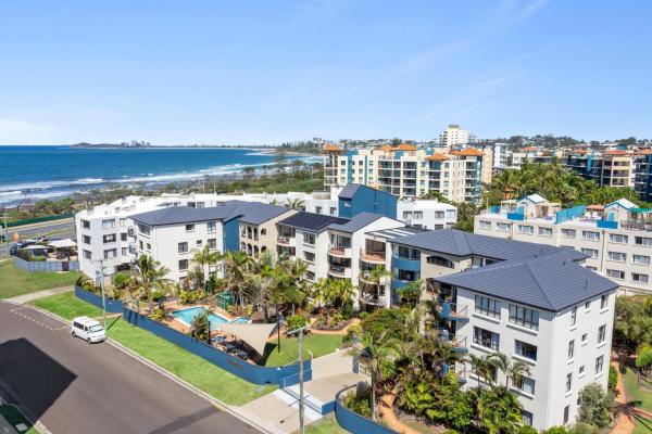 Opposite Beach + Heated Pool + Tennis Court - Mooloolaba
