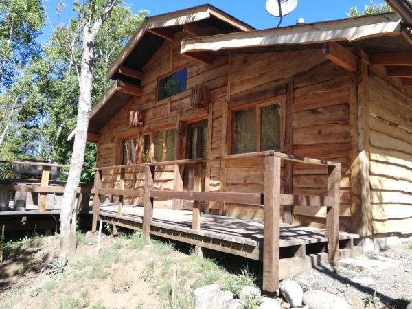 Wonderful Rustic Cabin 2, With Native Logs, On The Banks Of The Trancura River - Araucanía