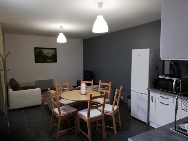 Maison Duplex & Appartement Sur Cour - France