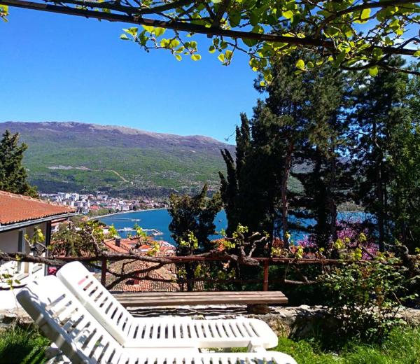 Chardak Apartments - Lake Ohrid