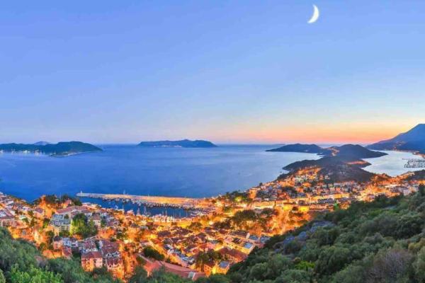 Begonya Suite -2 Deniz Manzaralı Bahçe Katı - Kaş
