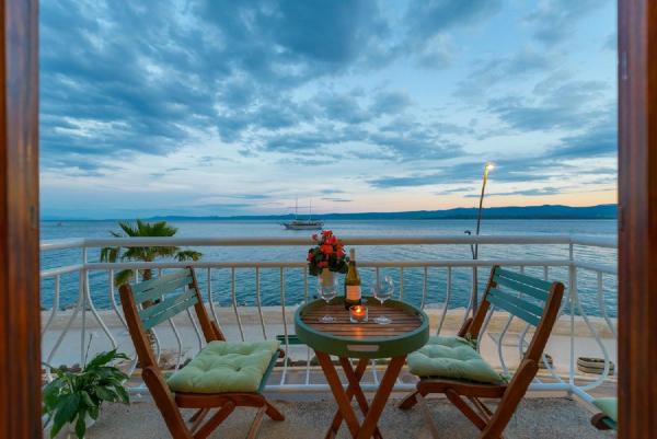 Top Location! Beach & Center Apt 4 - Bol