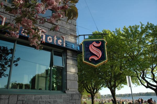 The Sylvia Apartment - North Vancouver
