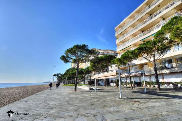 Catalunya Apartament Per 4 Persones En Edifici Del Passeig Marítim Amb Vistes Sobre La Vall D'aro - Platja d'Aro