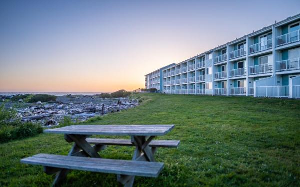 Beachfront Inn - Brookings, OR
