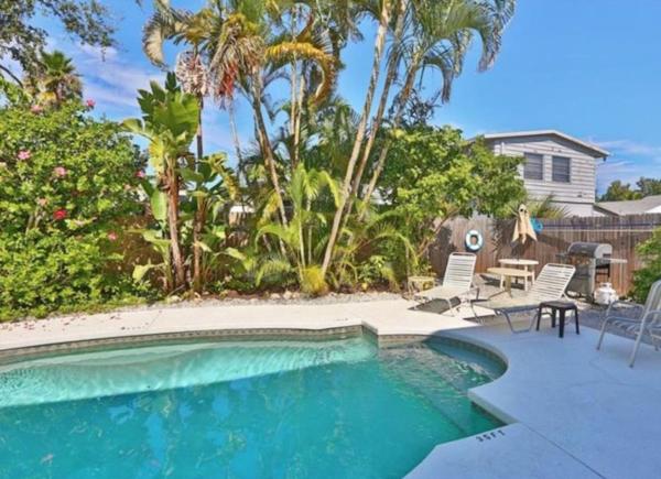 Crescent Beach 1011 #1 - Siesta Key, FL