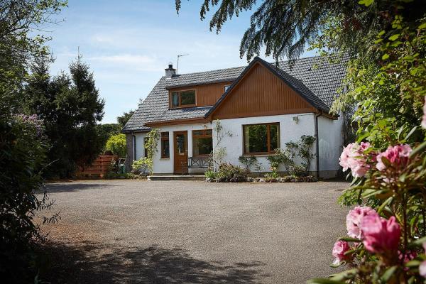 Rowans Inverness - Loch Ness