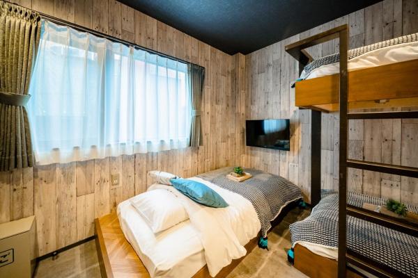 Triple Room - Akihabara