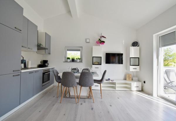 Bright And Spacious Apartment With Grill *** - Pula