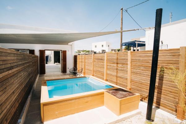 Mesanto Luxury Suites - Santorini