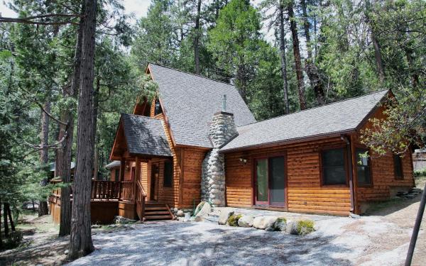 (9) Boot's Haven At The Redwoods In Yosemite - Wawona, CA