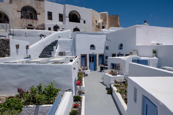Labyrinth Traditional Houses - Oia